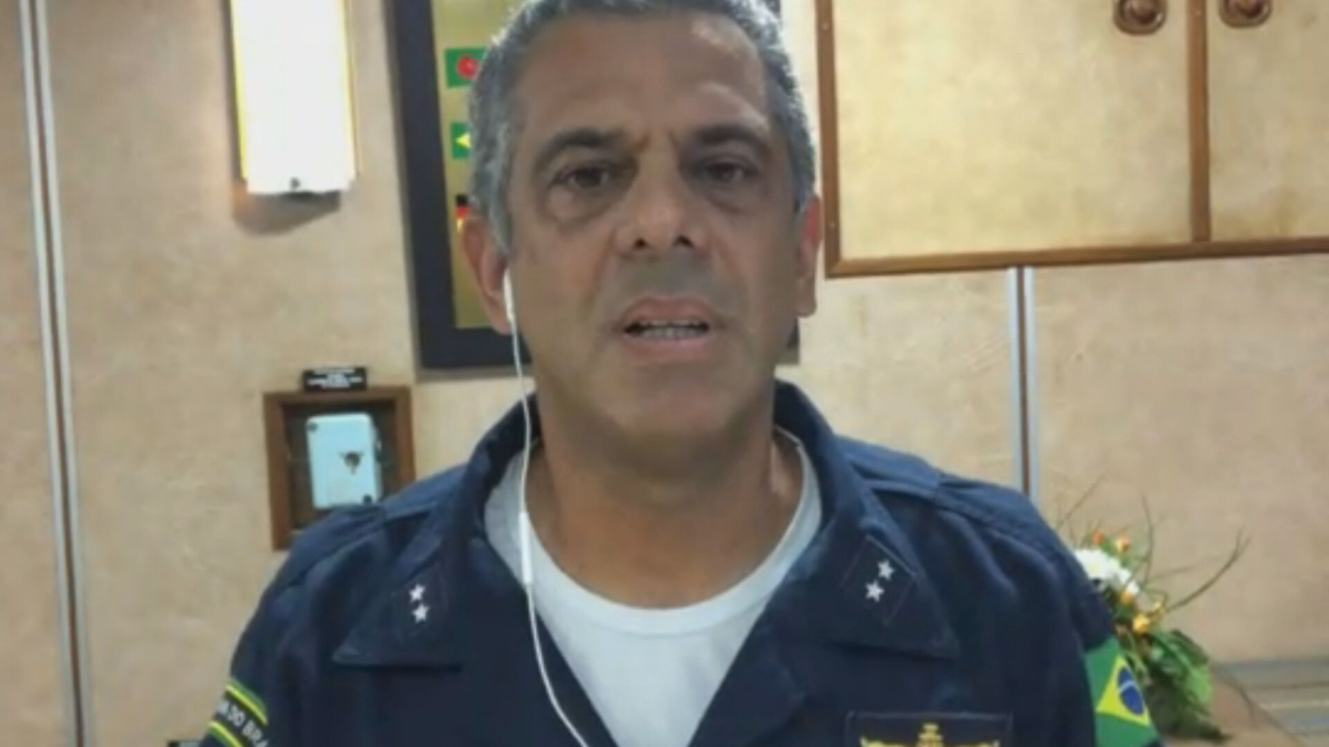 Saímos do porto horas antes da explosão, diz almirante brasileiro no ...