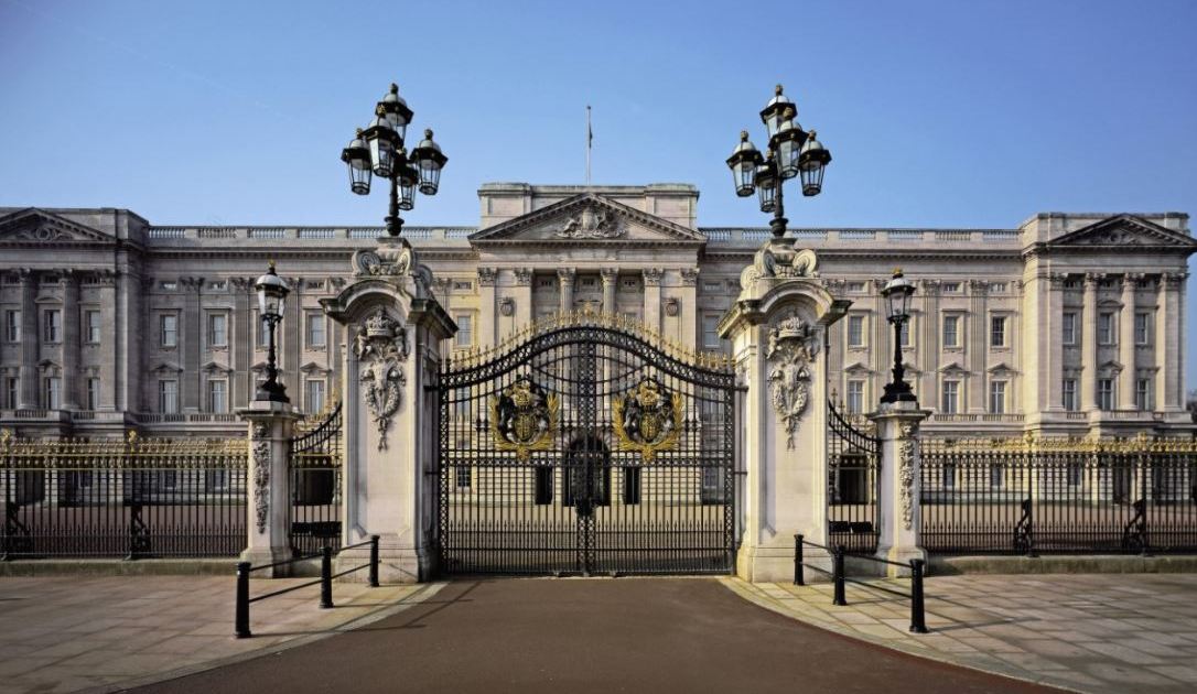 CNN revela os segredos dos palácios de Elizabeth II | CNN Brasil