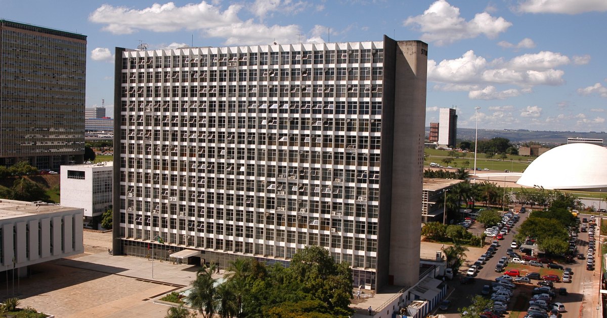 STM recebe ofício do STF e analisará cassação de patentes de generais ...