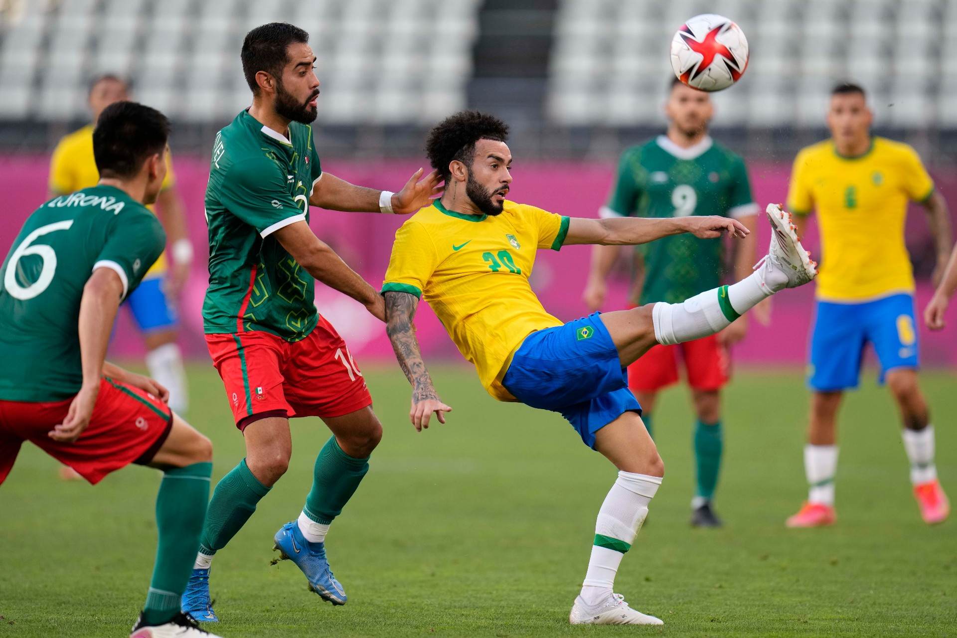 Nos pênaltis, Brasil supera México e disputa bi olímpico no futebol ...