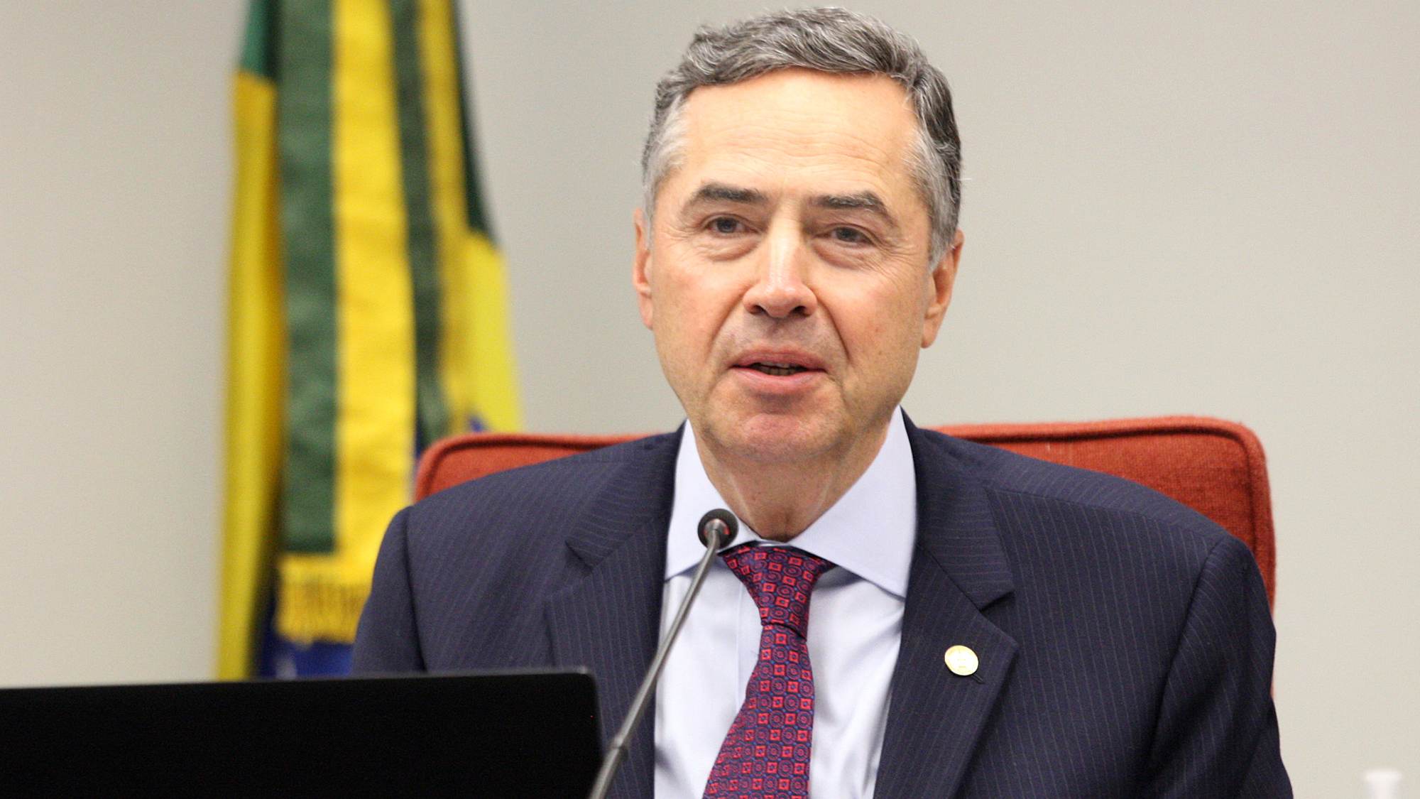 Barroso alerta para "erosão da democracia" em todo o mundo | CNN Brasil