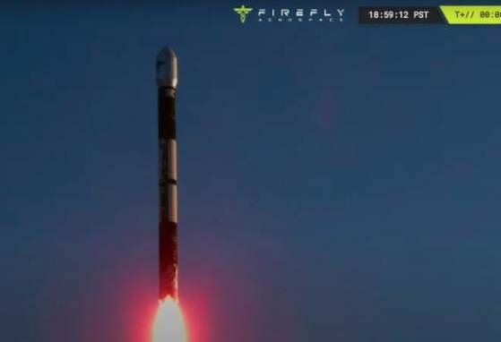 Foguete da Firefly explode minutos após lançamento e não consegue sair ...