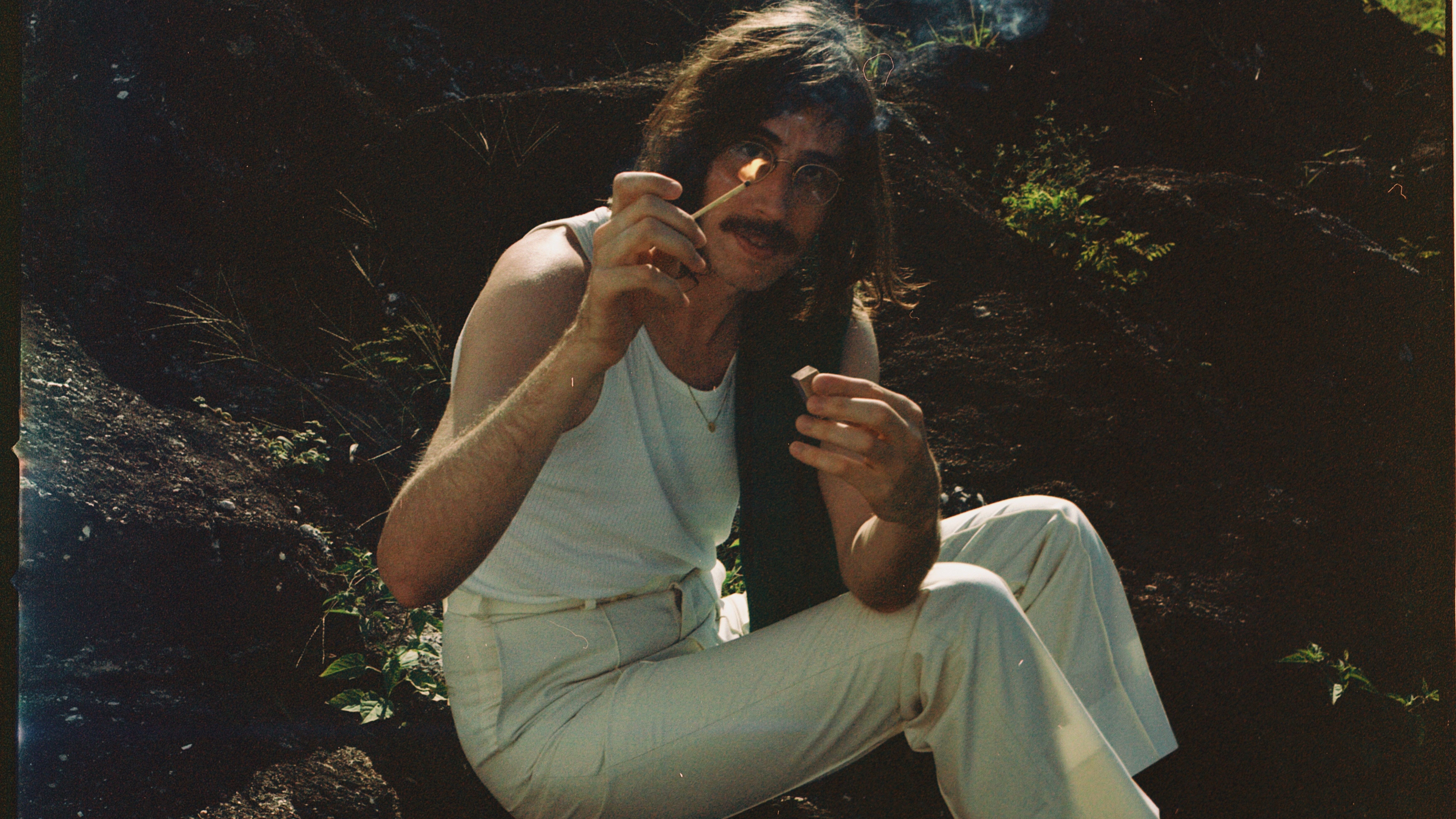 Em novo álbum e clipe, Tim Bernardes convida o público para seu mundo ...