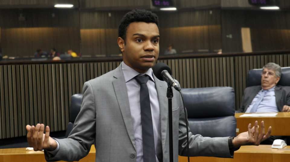 Moraes determina que Fernando Holiday seja investigado por suposto ...