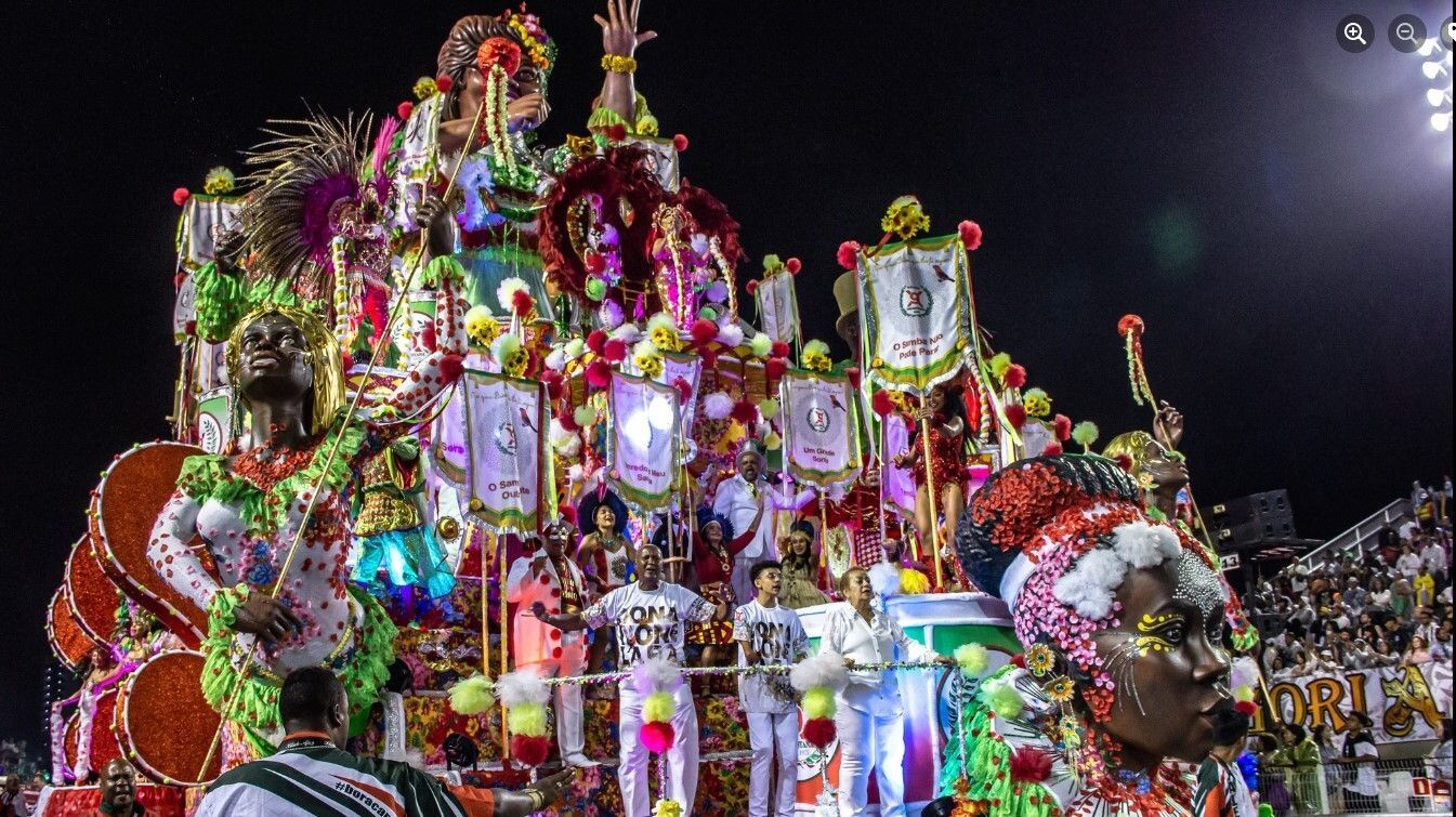 Punho cerrado: Entenda o significado deste símbolo de resistência | CNN ...