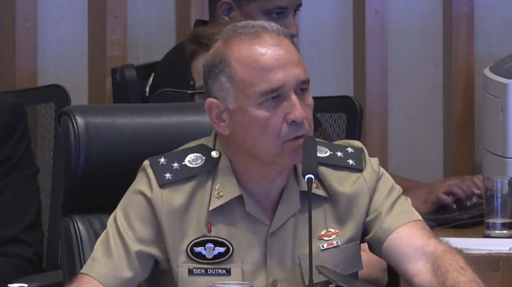 General que comandou ações do Exército no 8 de janeiro diz que admira ...