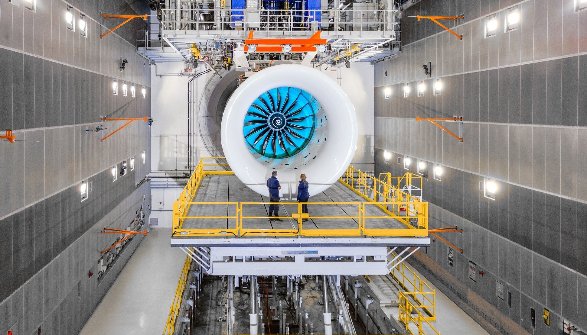 Rolls-Royce realiza teste do UltraFan, maior motor aeronáutico do mundo ...