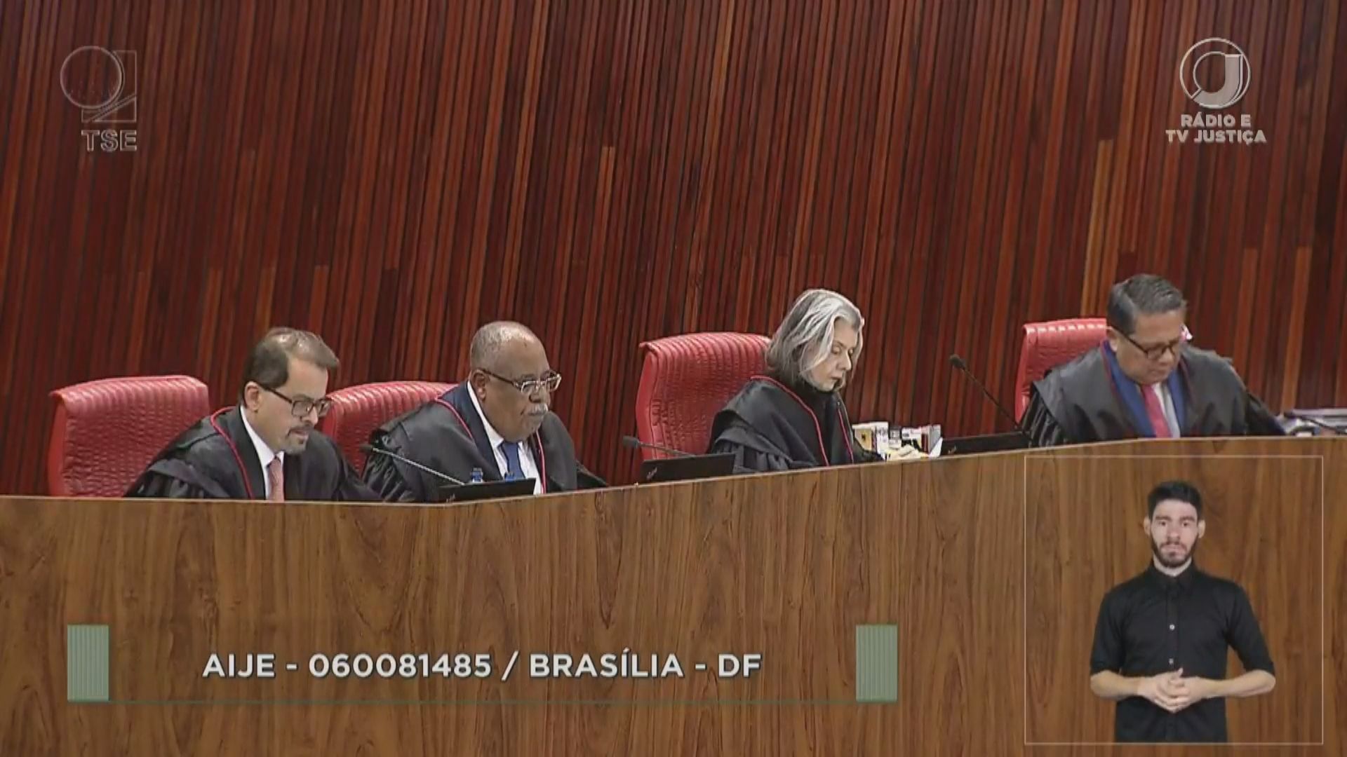 Para ministros, pedido de vista é improvável em julgamento de Bolsonaro no TSE | CNN Brasil