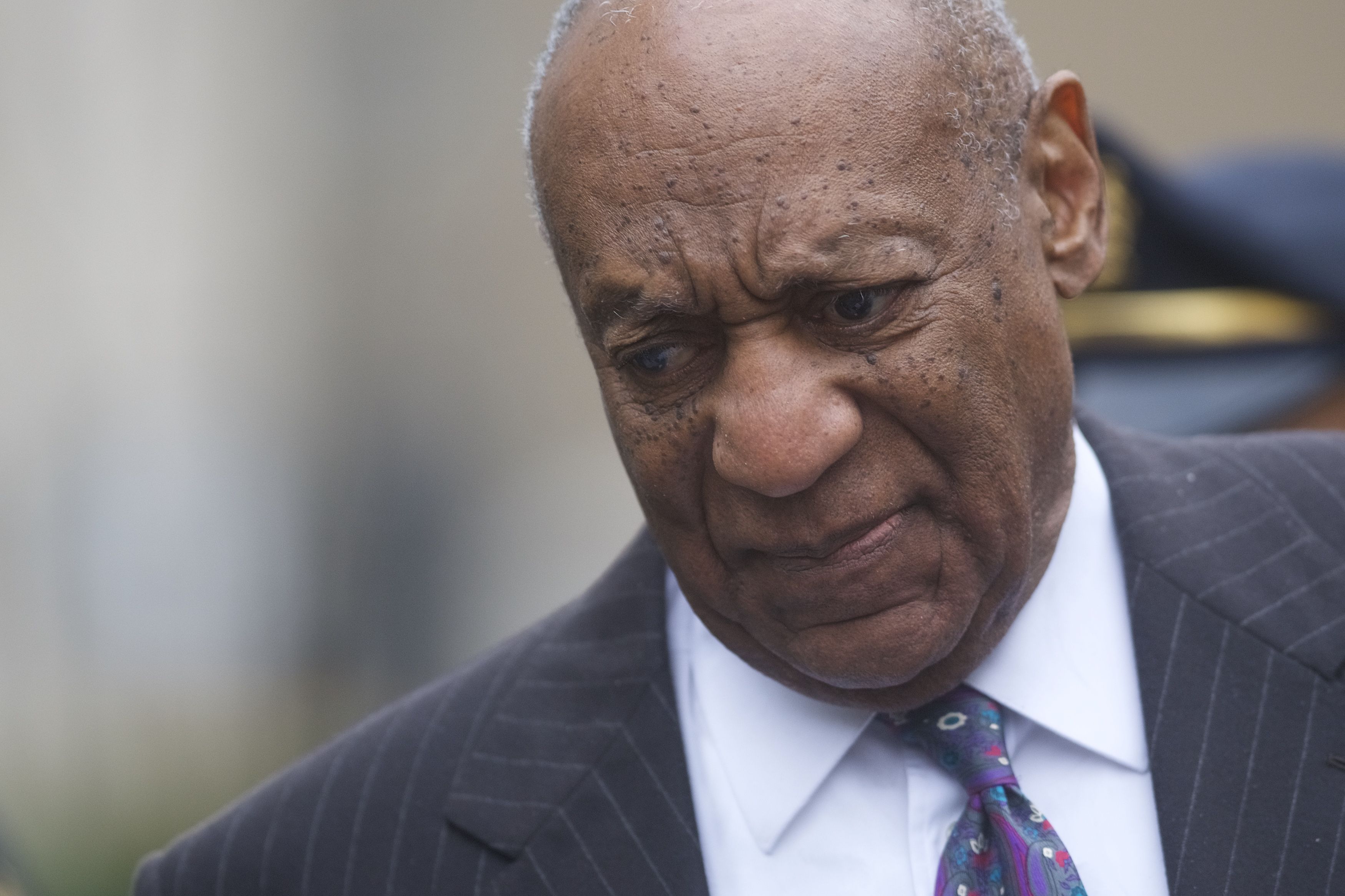 Comediante Bill Cosby enfrenta novo processo por assédio sexual | CNN ...