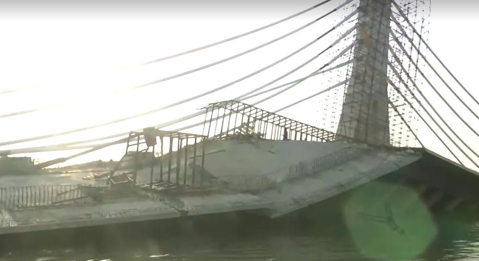 Ponte suspensa na Índia desaba pela segunda vez em pouco mais de um ano ...