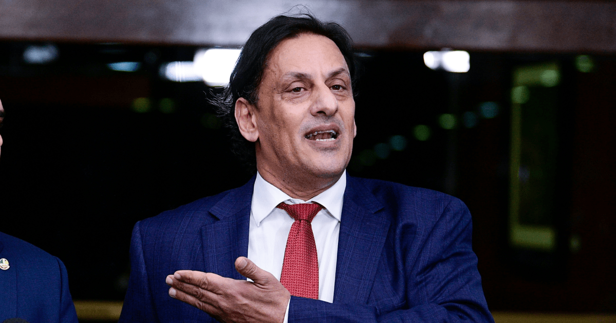 Frederick Wassef é visto em loja de telefonia depois de ser alvo da PF ...