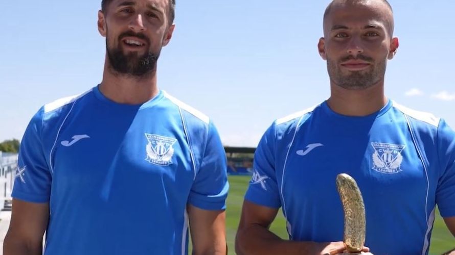 “Pepino de ouro”: troféu em formato fálico chama a atenção em torneio ...
