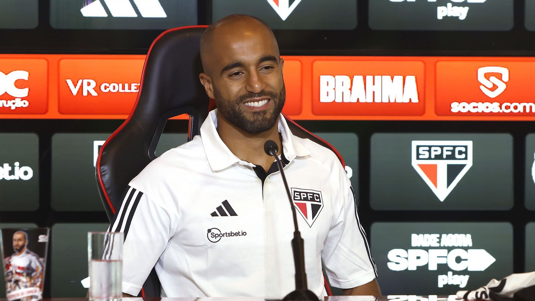 De volta ao São Paulo, Lucas já projeta jogo contra o Corinthians na ...