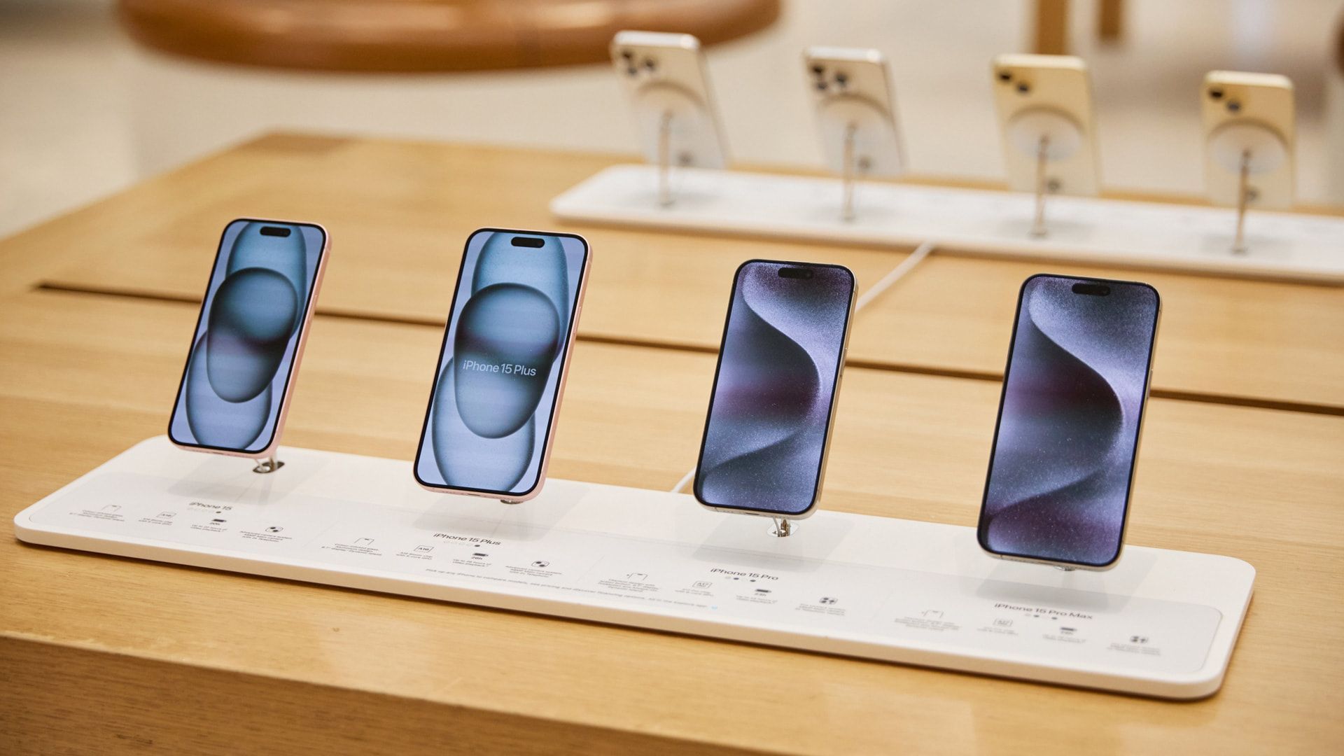 iPhone 15 começa a ser vendido no Brasil nesta sexta-feira (29 ...