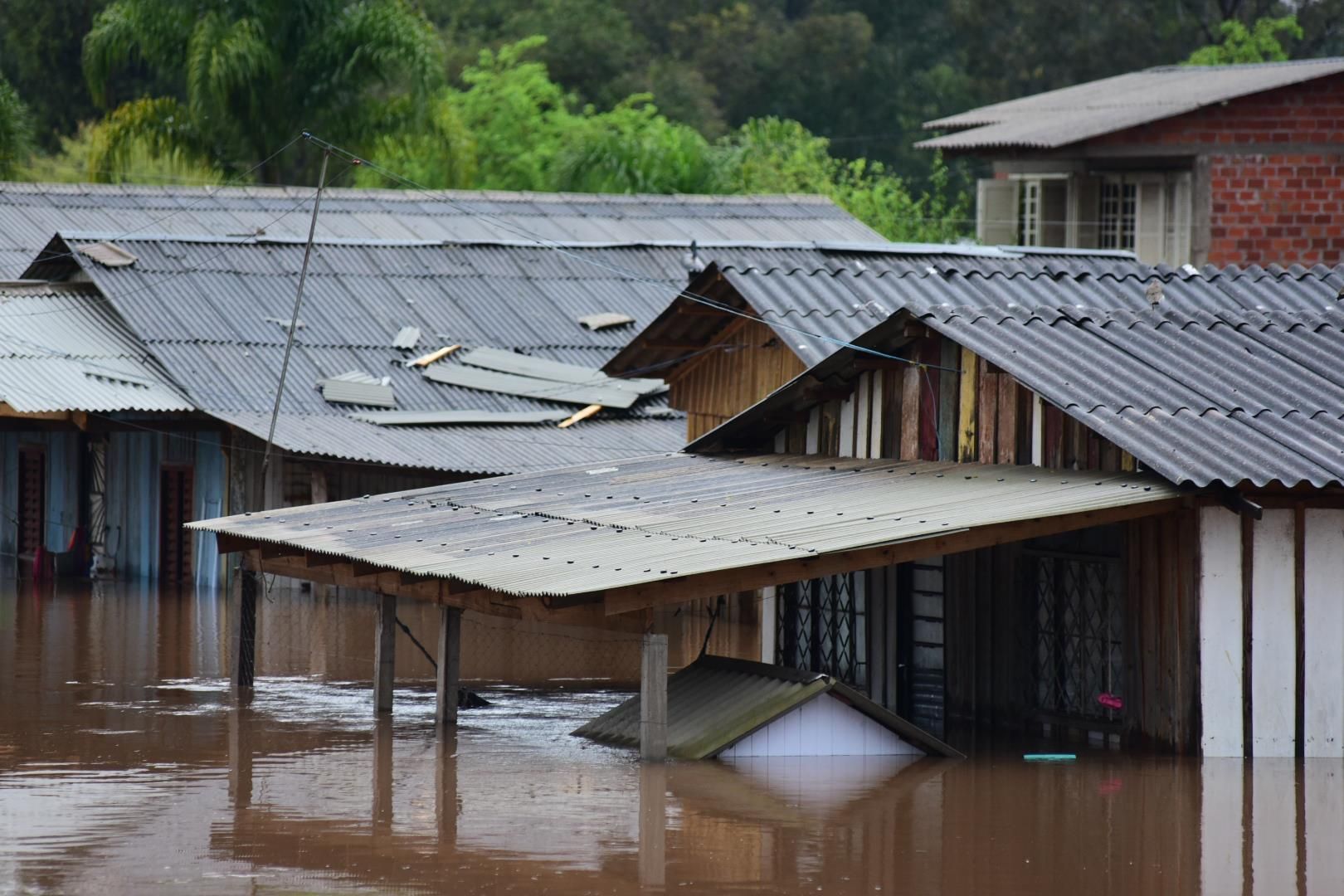 Número de mortes causadas por passagem de ciclone no Sul sobe para 42 ...