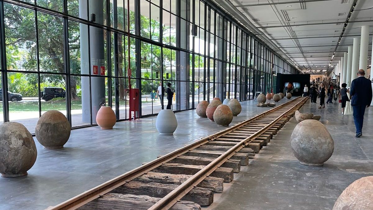 Bienal de SP: entenda como mostra colocou a capital paulista no cenário ...