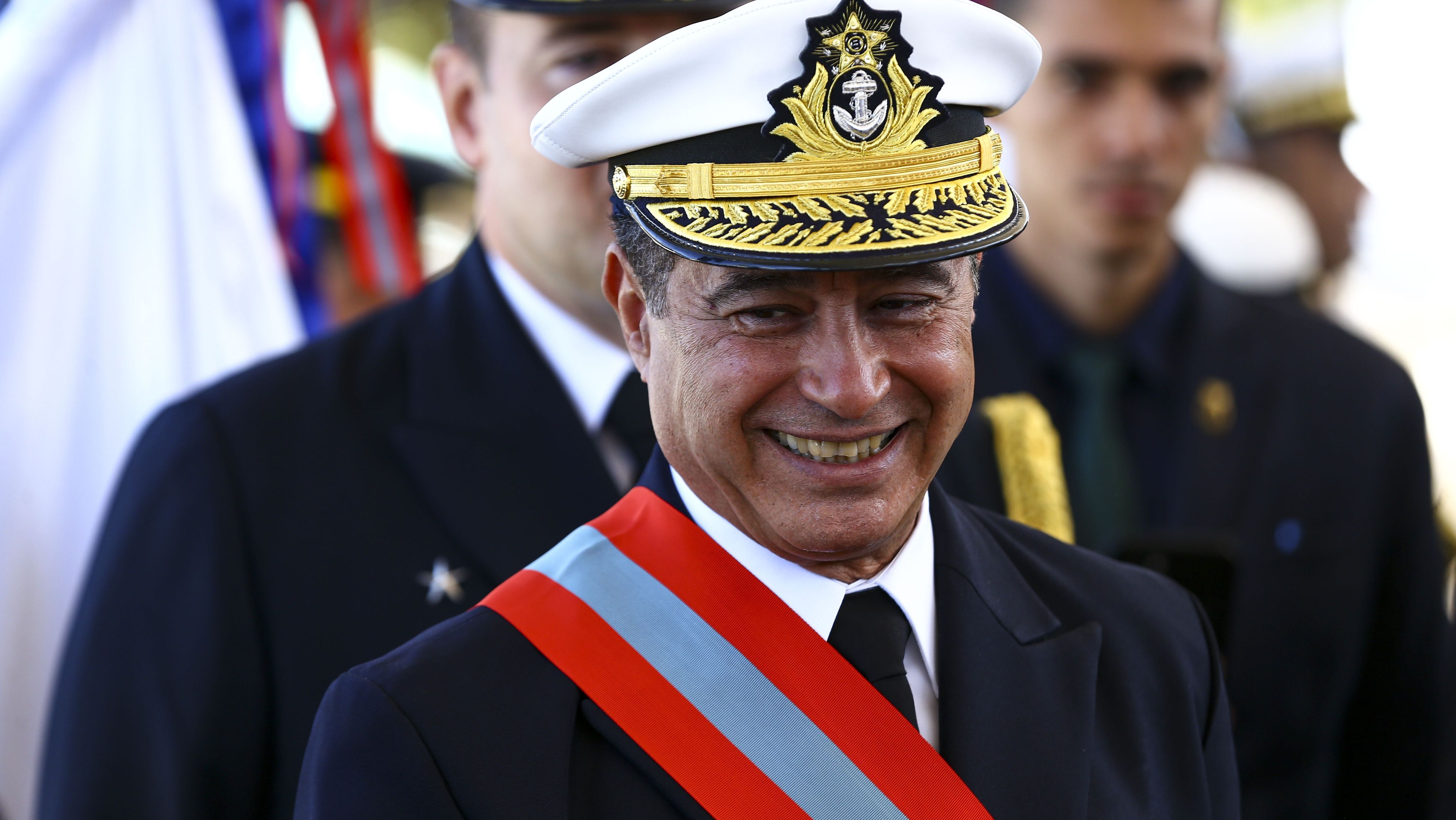 Moraes questiona ausência de Garnier em troca de comando militar | CNN ...