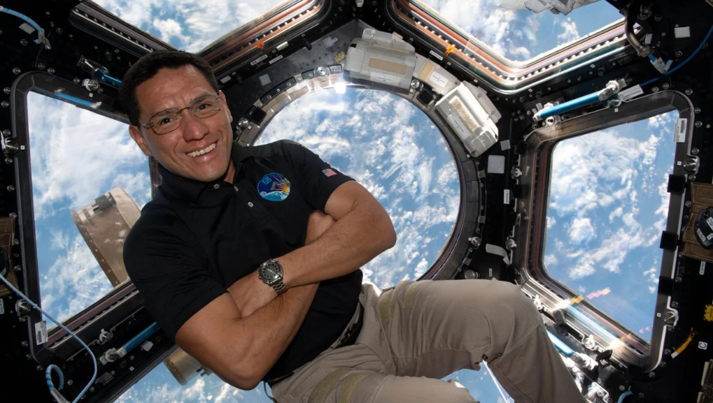 Astronauta da Nasa retorna à Terra após missão recorde no espaço | CNN ...