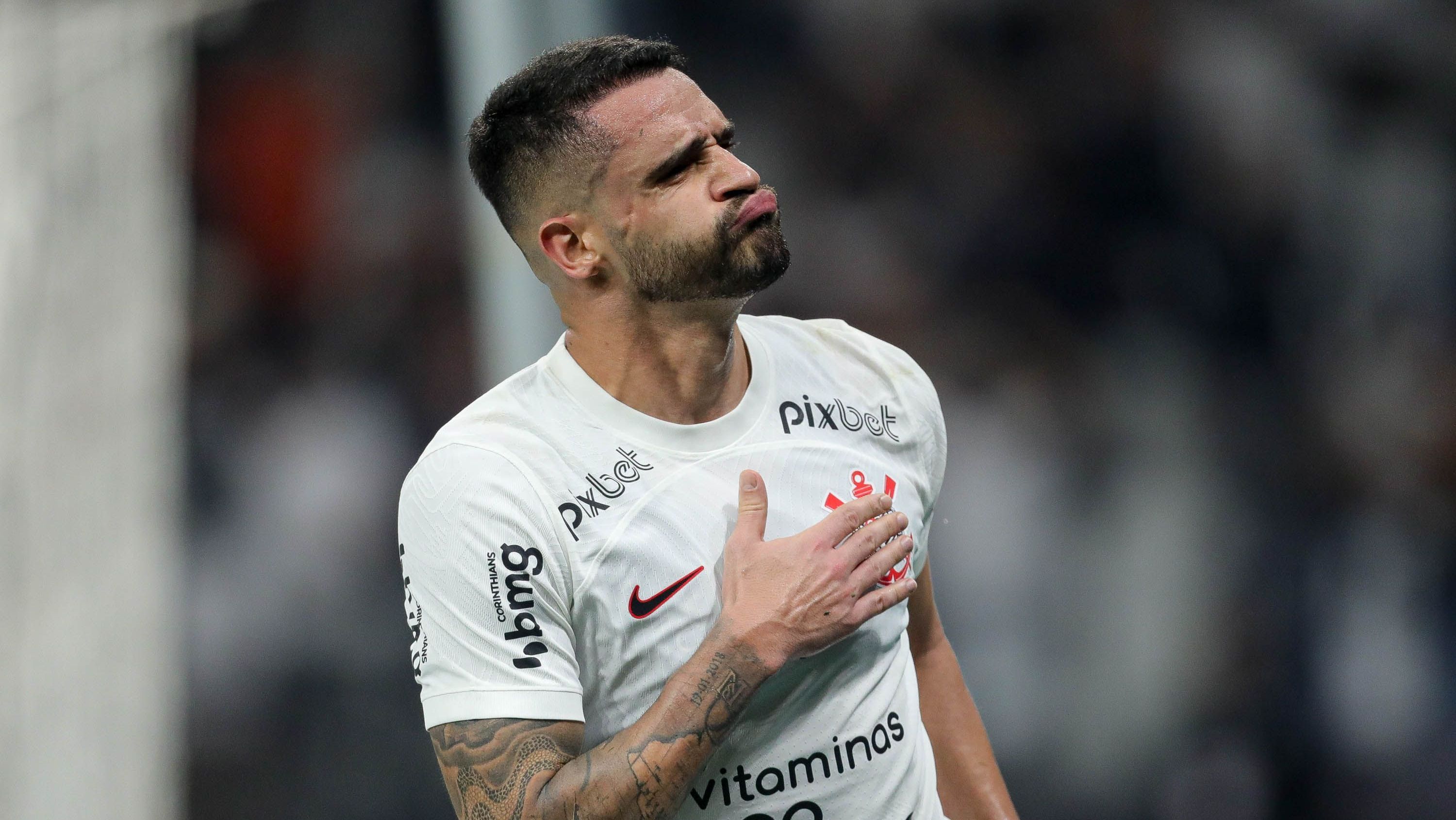 Renato Augusto fará exames para assinar com o Fluminense nesta sexta ...