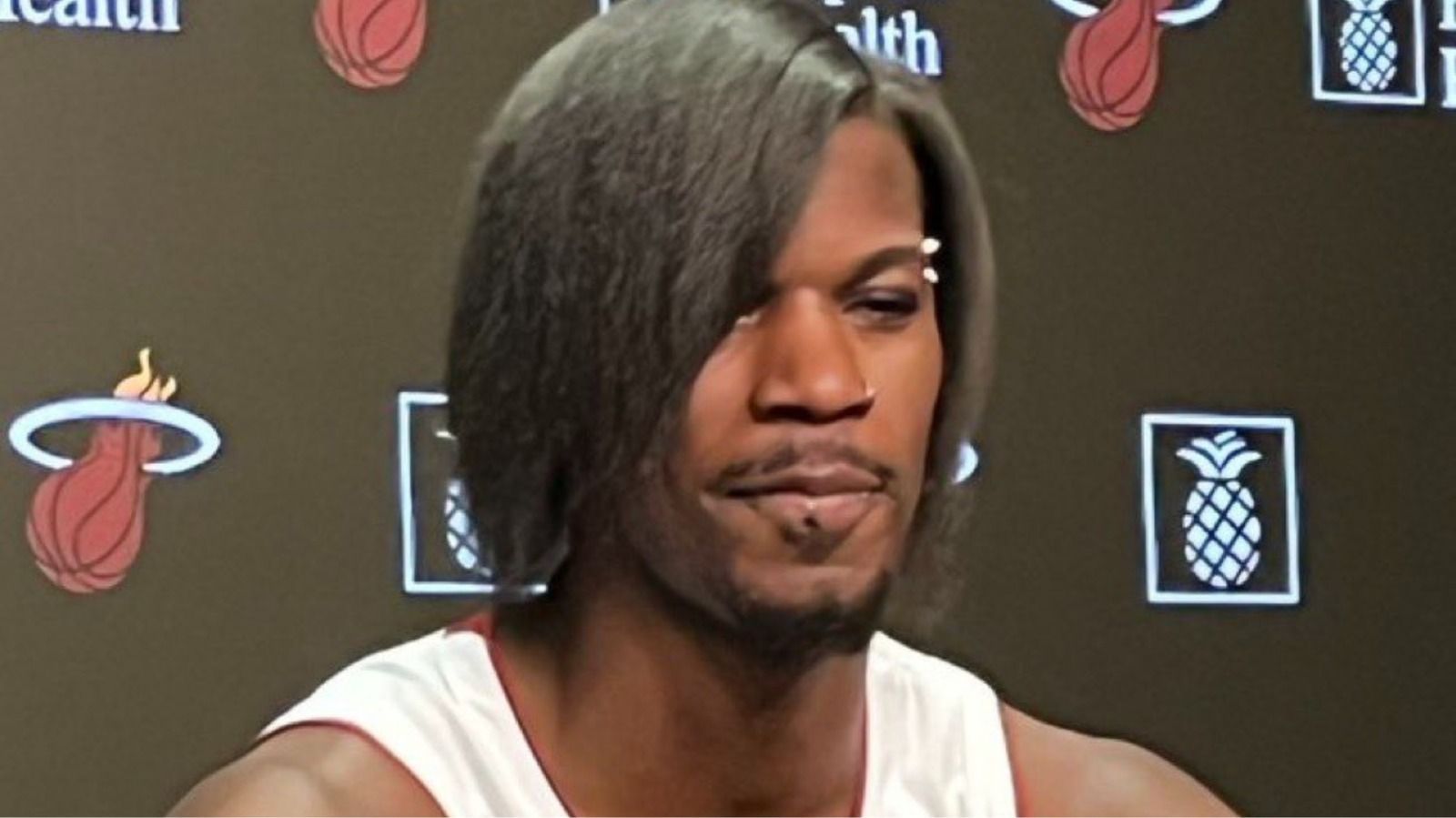Com piercing e cabelo liso, astro da NBA aparece com visual 'emo': "É o ...