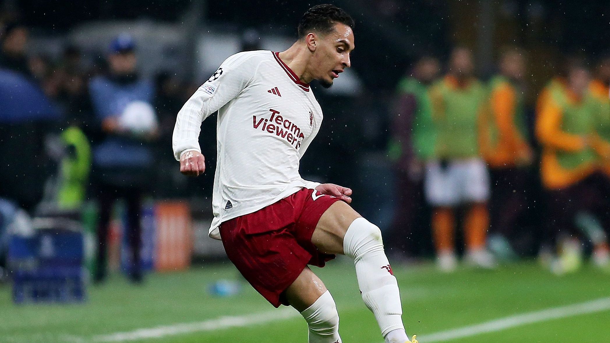 Antony recebe "ultimato" por má fase no Manchester United, diz jornal | CNN Brasil