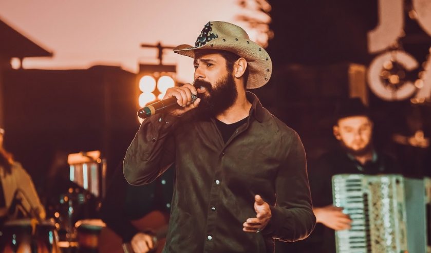 Quem foi João Carreiro, cantor sertanejo que morreu após cirurgia aos ...