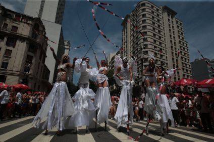 Veja como foi o desfile de 10 anos do Tarado Ni Você | CNN Brasil
