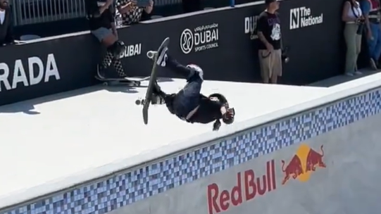 Brasileira de 11 anos faz manobra rara no skate; veja | CNN Brasil