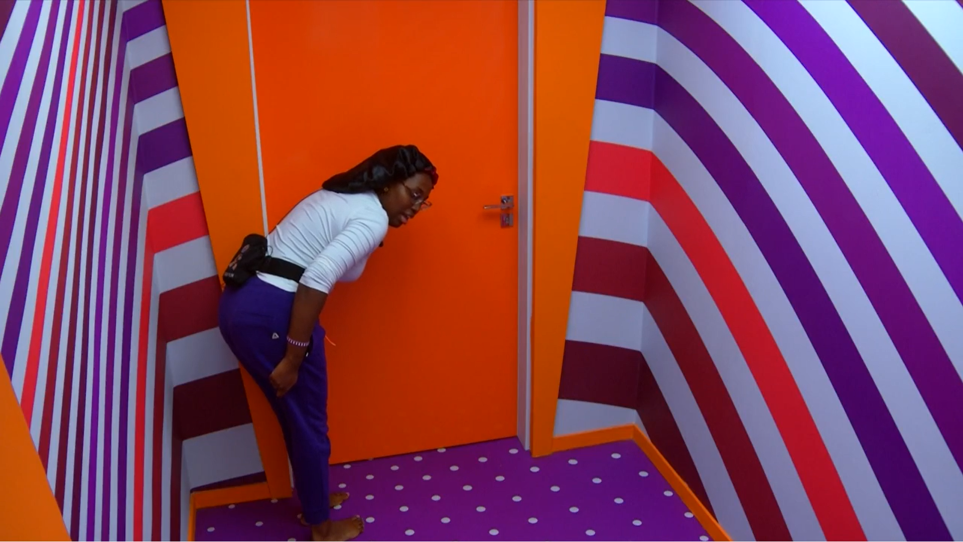 BBB 24: Leidy Elin tenta ouvir conversa de Davi atrás da porta | CNN Brasil