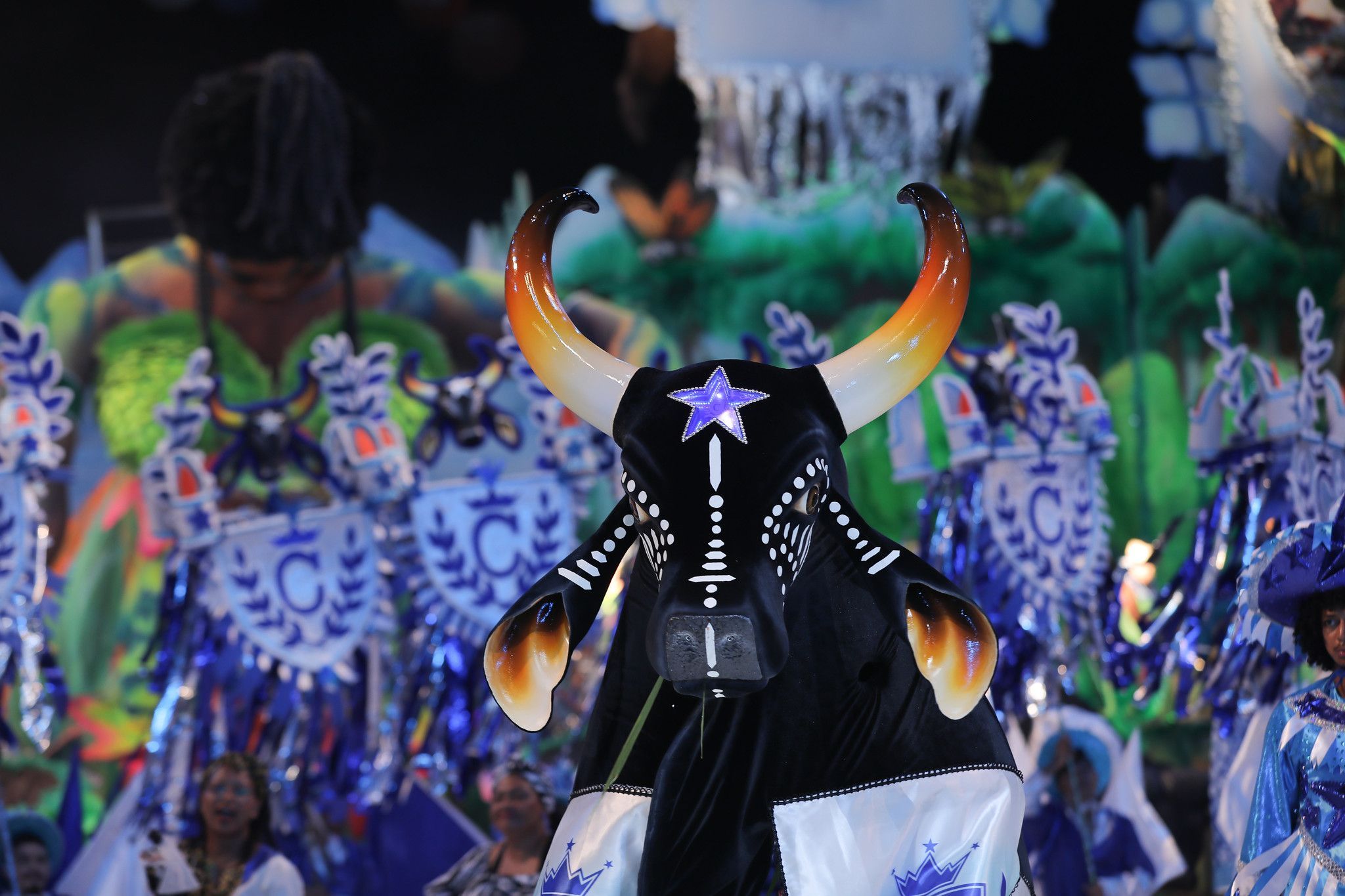 Boi Caprichoso faz primeiro ensaio do Festival de Parintins 2025 em ...