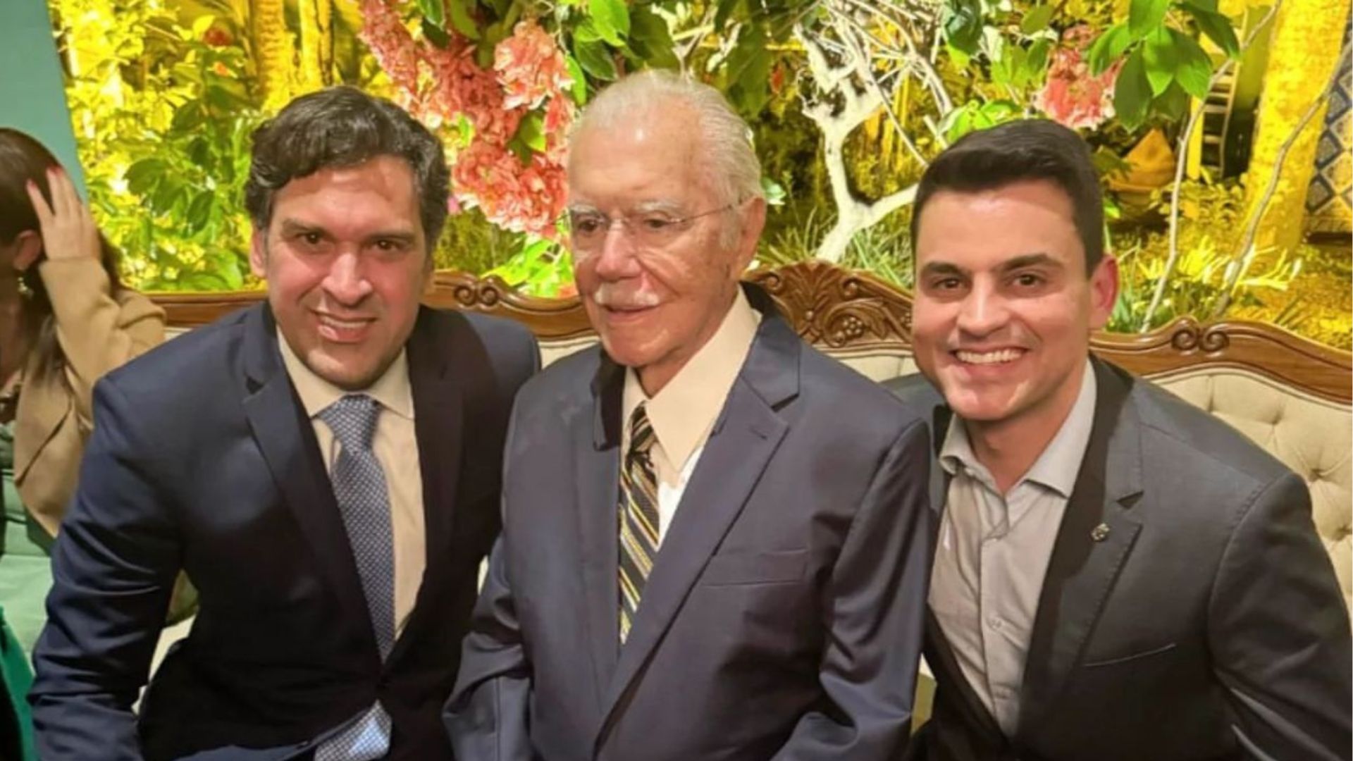 Festa de 94 anos de Sarney em Brasília tem afagos de Padilha a Aécio e ...