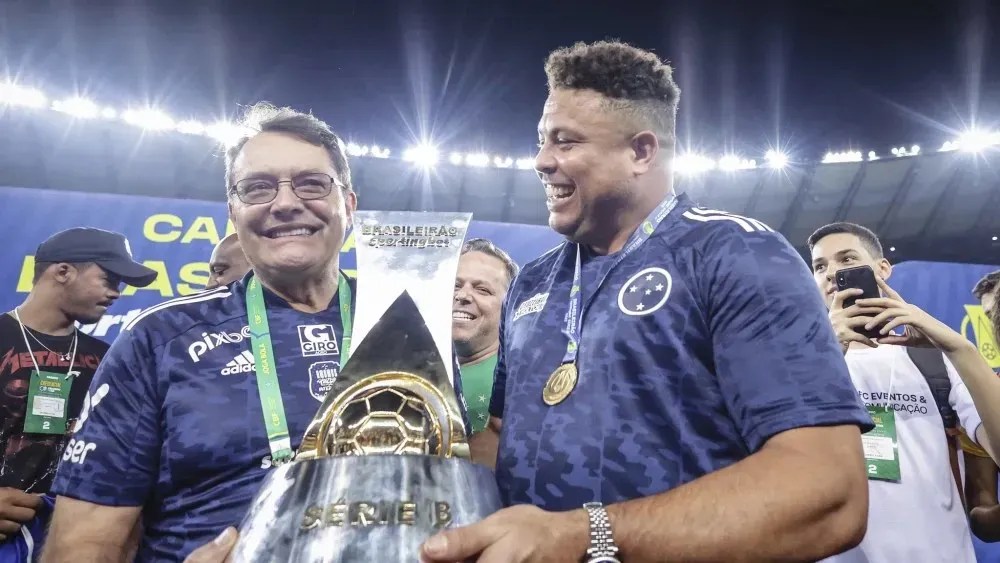 Pedro Lourenço oficializa compra do Cruzeiro SAF junto a Ronaldo; veja ...