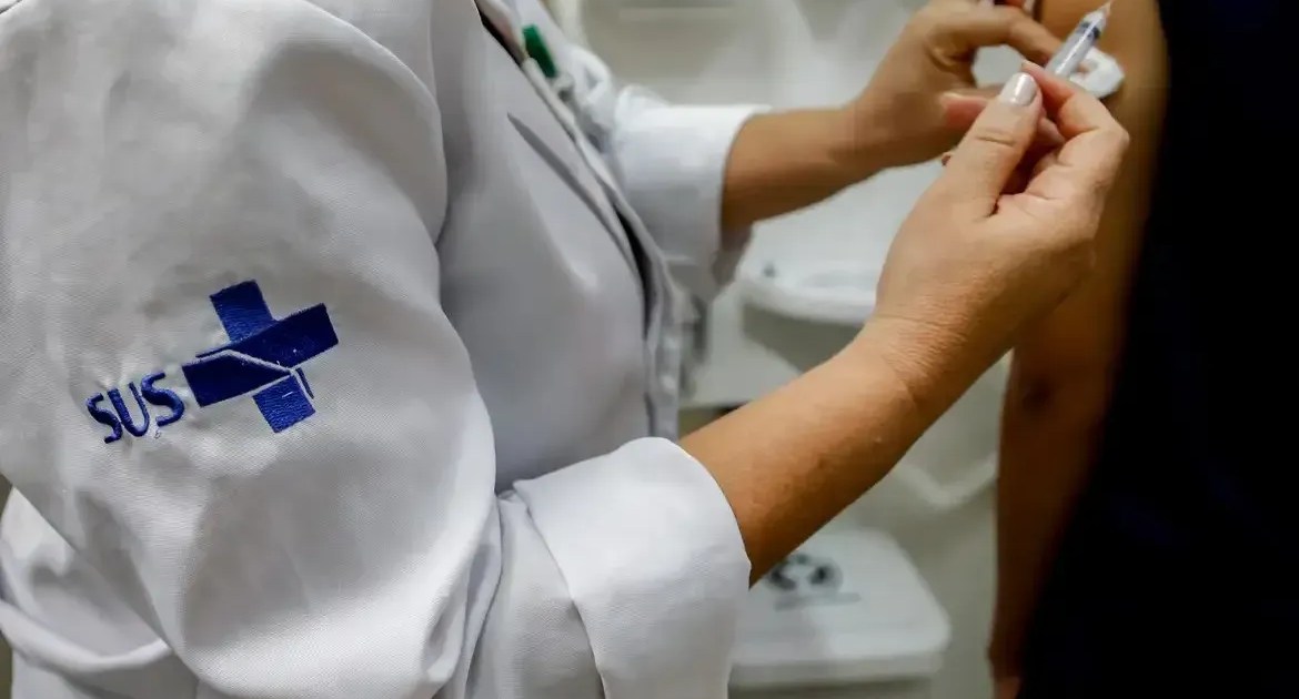 Ministério da Saúde inclui novo grupo prioritário para vacinação contra ...