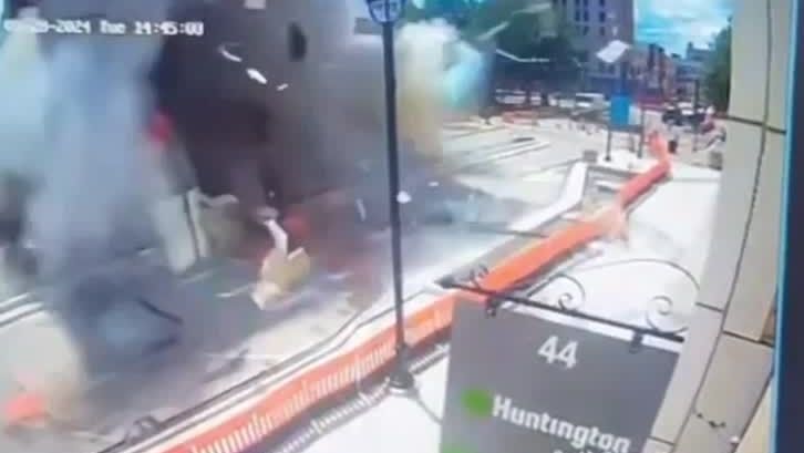 Vídeo flagra grande explosão em banco de Ohio, nos Estados Unidos | CNN ...