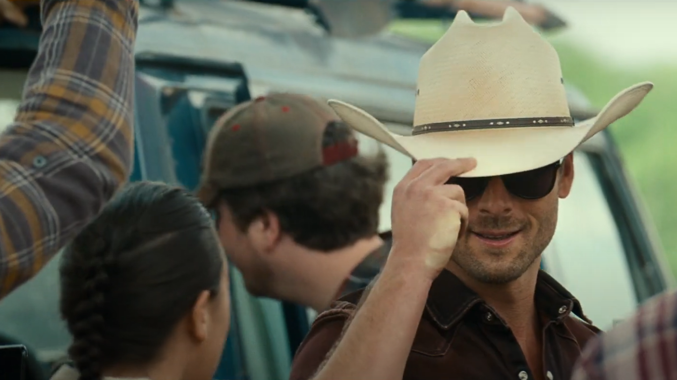 "Twisters": longa com Glen Powell ganha novo trailer; veja | CNN Brasil