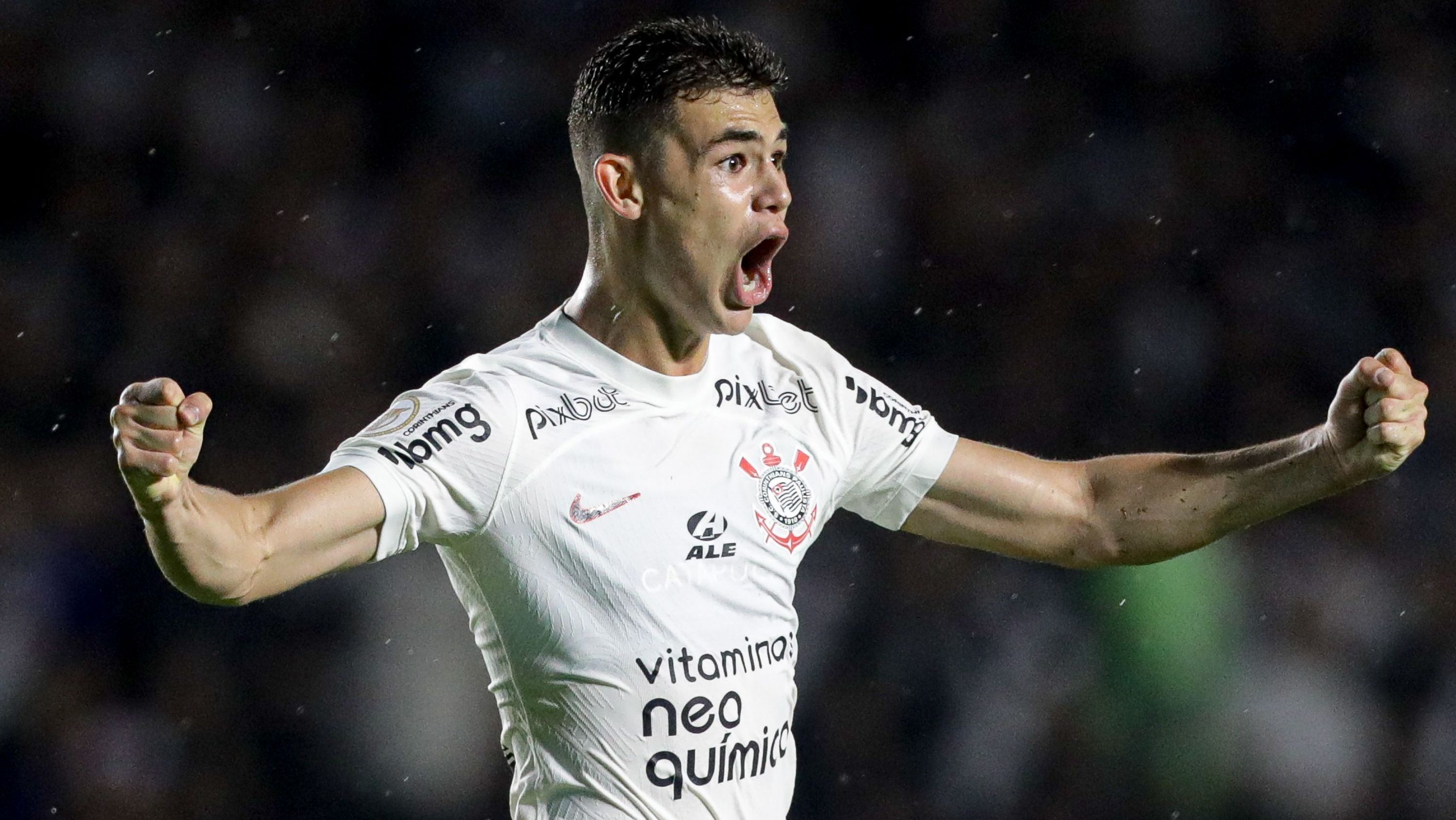 Volante se despede do Corinthians após 8 anos; veja vídeo | CNN Brasil