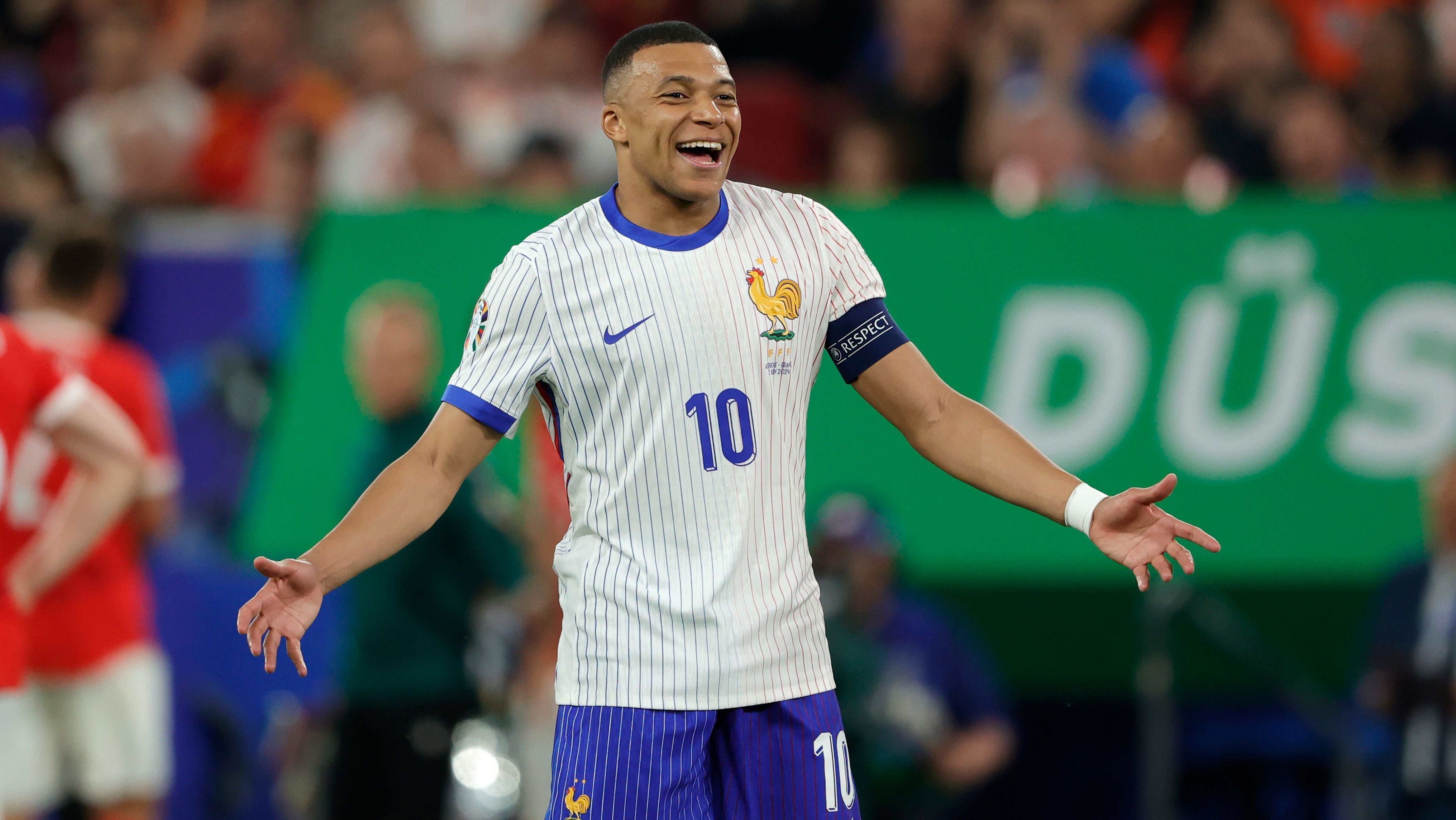Mbappé comemora retorno à seleção da França para jogos da Nations | CNN ...