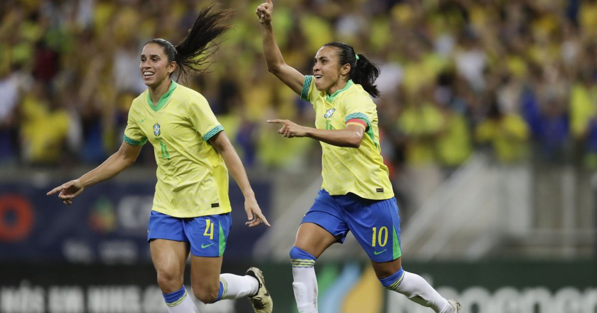 Veja o golaço de Marta que concorre ao Fifa The Best | CNN Brasil
