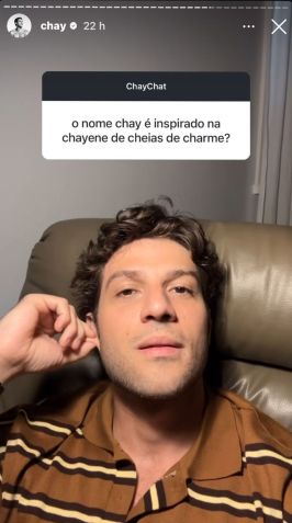 Chay Suede responde se seu nome é inspirado em Chayene de "Cheias de ...