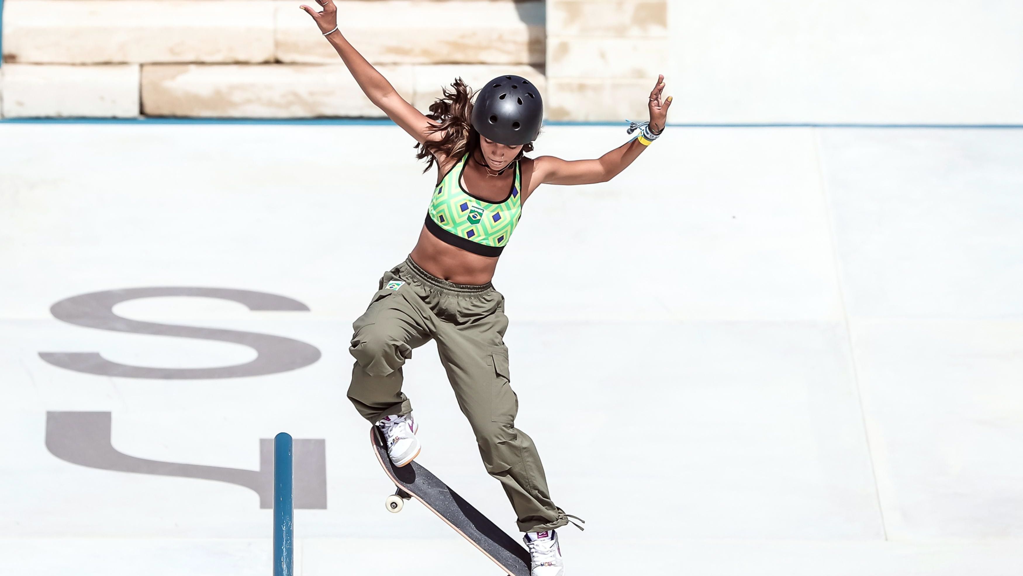 Paris 2024: Rayssa Leal conquista bronze no skate street feminino | CNN Brasil