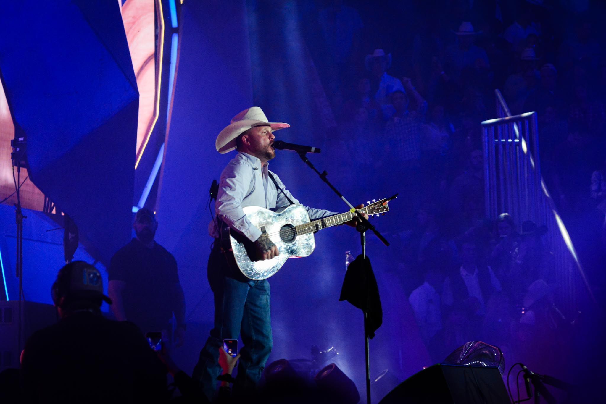 Barretos: Cody Johnson faz estreia no Brasil na presença de Fernando ...