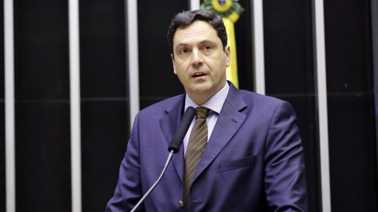 Deputado pede informações sobre escritório americano contratado pela ...