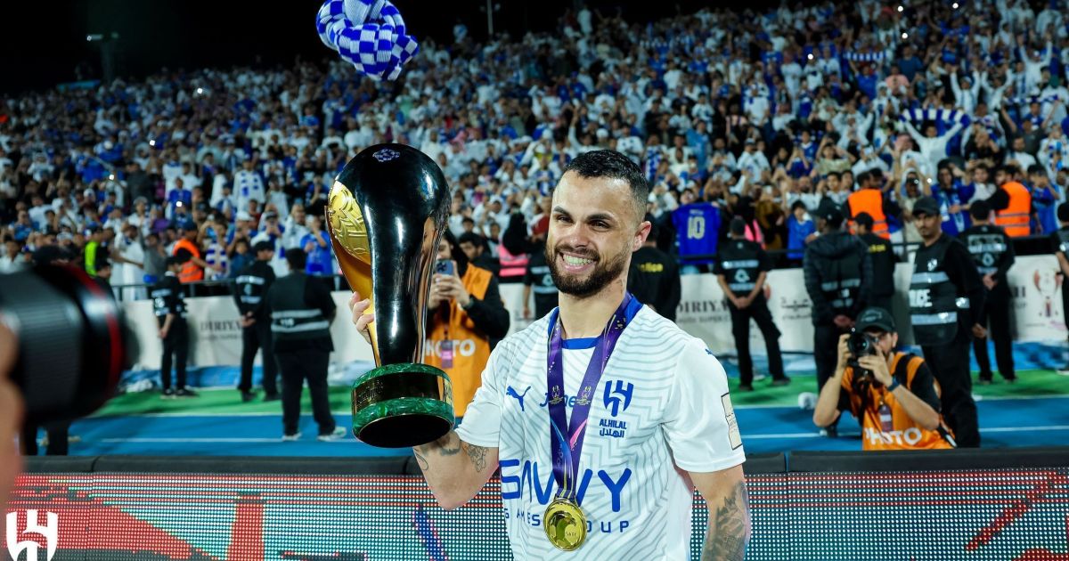 Michael desembarca no Brasil para assinar com o Flamengo; veja | CNN Brasil