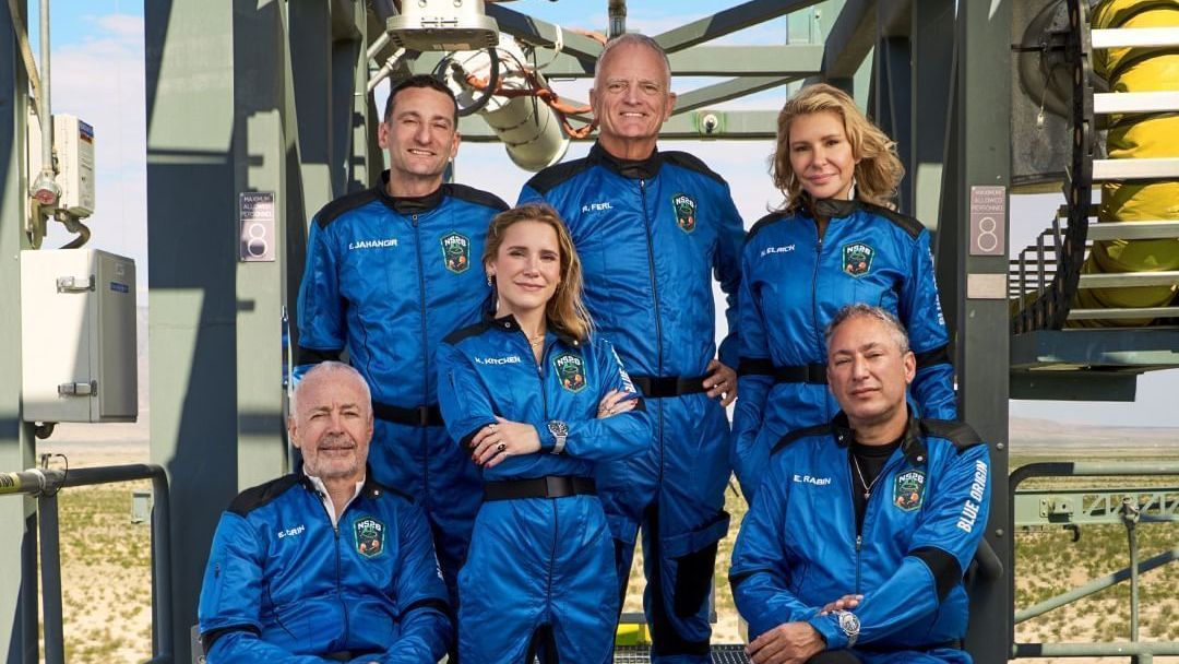 Veja como foi o oitavo voo espacial da Blue Origin | CNN Brasil