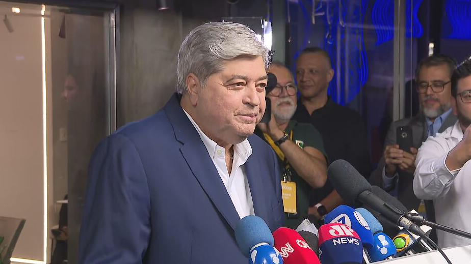 Datena chega em casa para 1º debate em SP: “Me parece um lugar ...