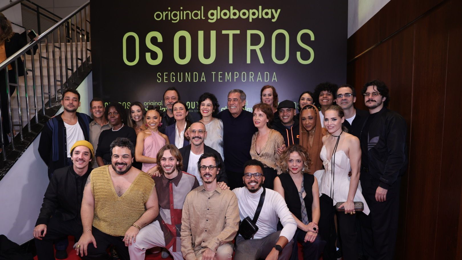 Elenco de "Os Outros" se reúne em estreia da 2ª temporada | CNN Brasil