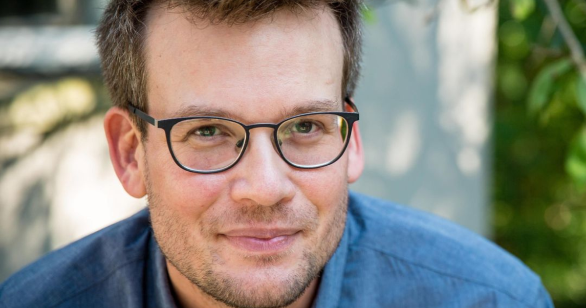 John Green completa 47 anos neste sábado; relembre 5 obras do autor ...