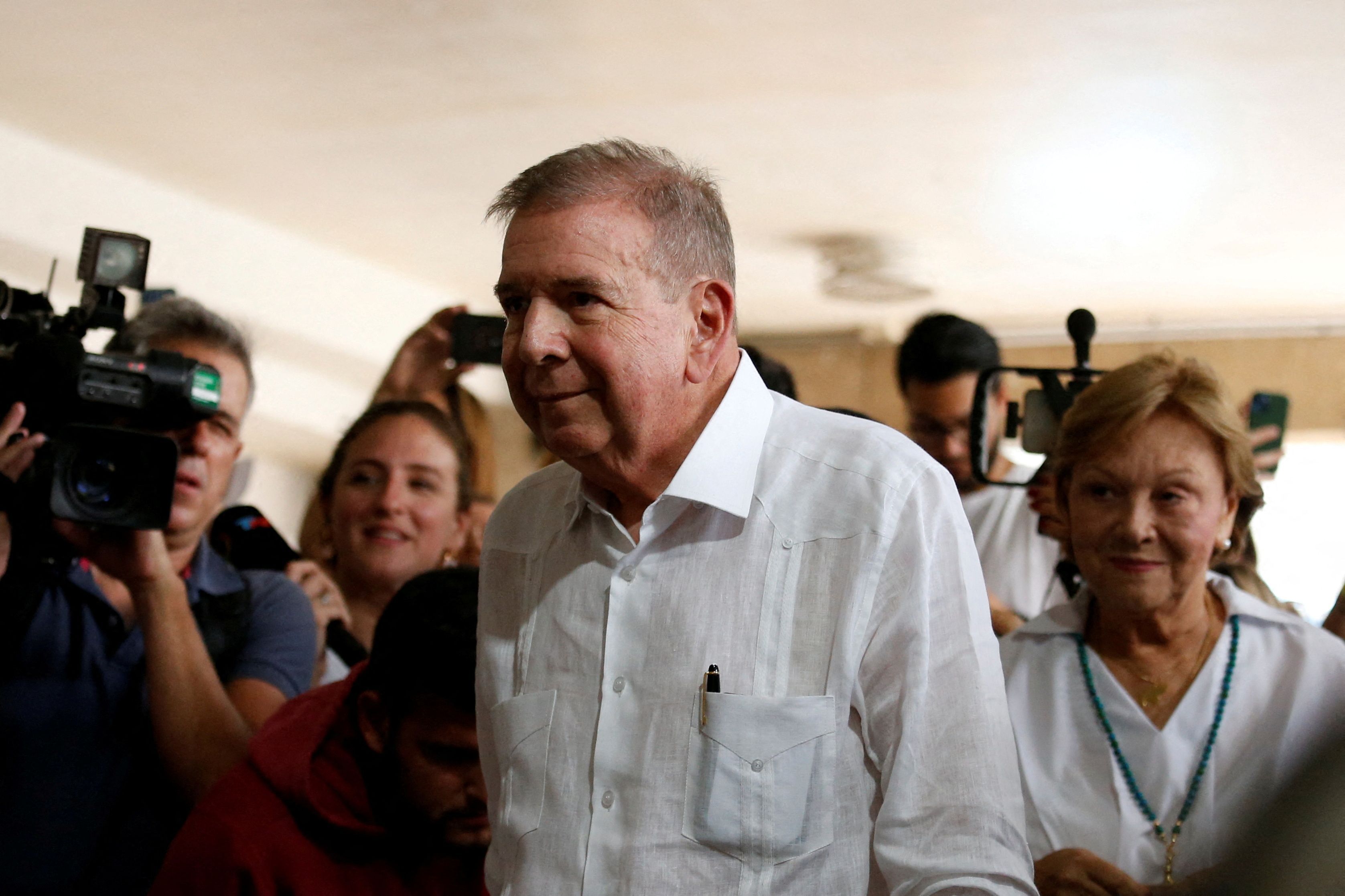 Américo Martins: Saída de González da Venezuela é balde de água fria ...