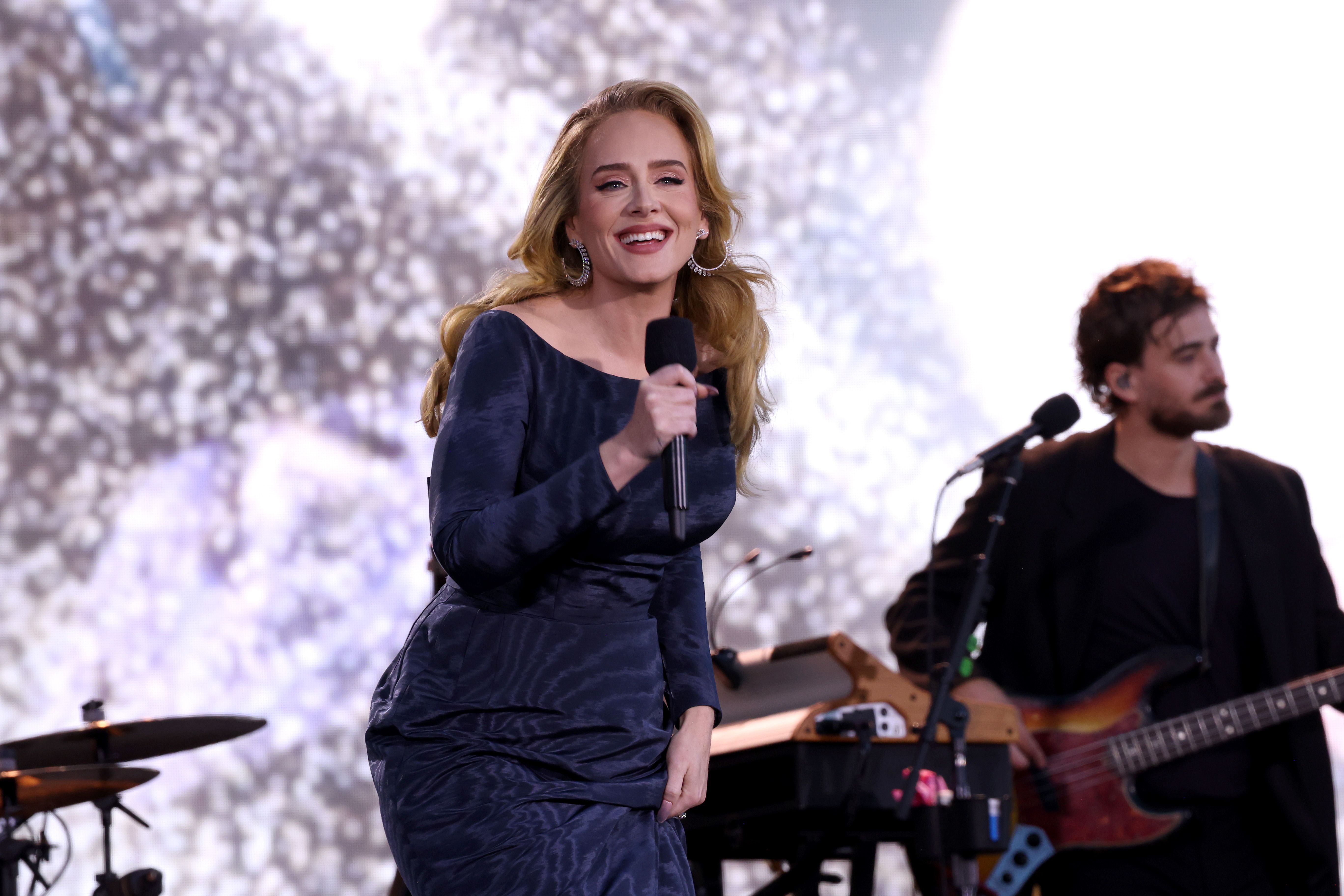 Adele diz que fará pausa "incrivelmente longa" na carreira: "Preciso ...