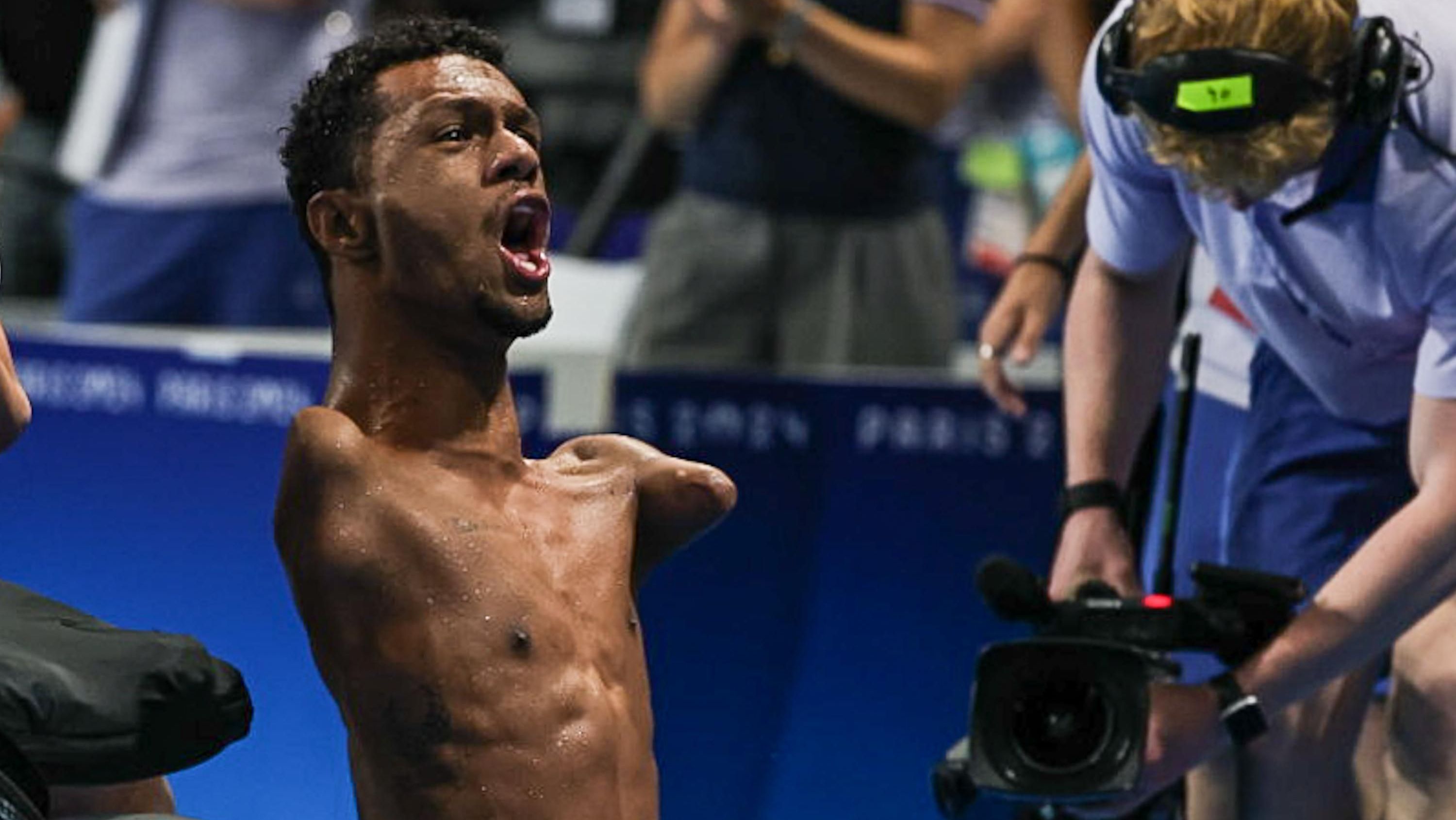 Gabrielzinho conquista mais um ouro na natação na Paralimpíada de Paris ...